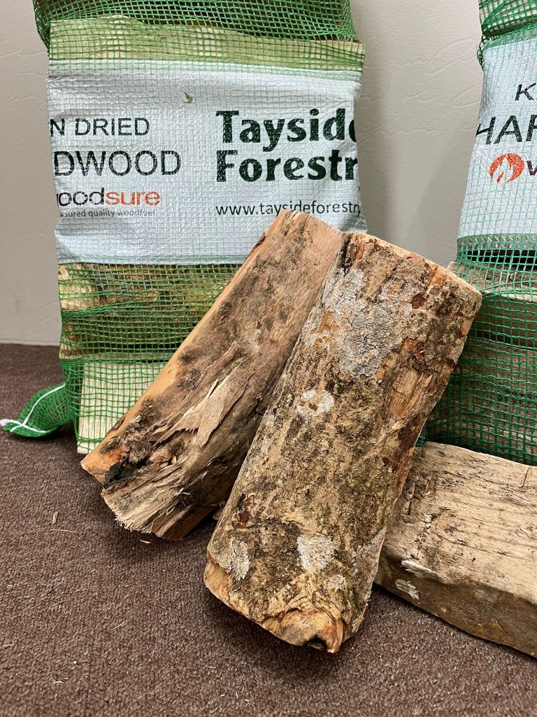 11kg Kiln Dried Hardwood Logs - Caulders Garden Centres